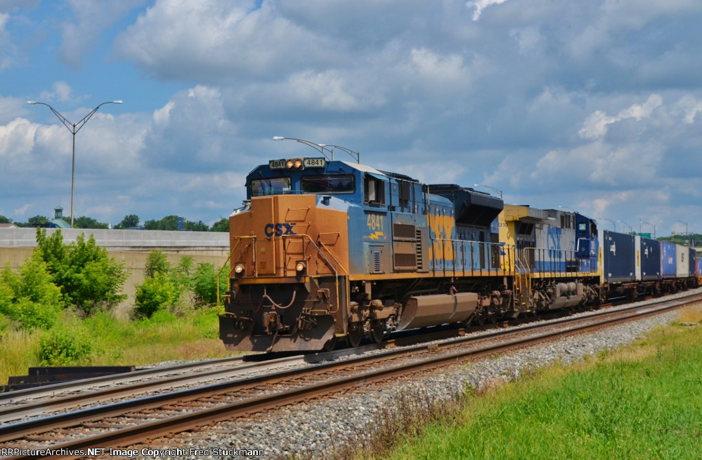 CSX 4841